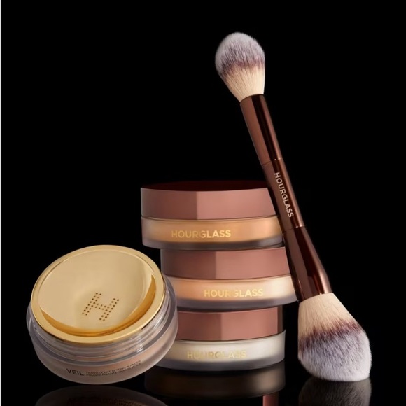 Hourglass | Makeup | Nwt 2 Hourglass Veil Powder Brush And Hourglass ...